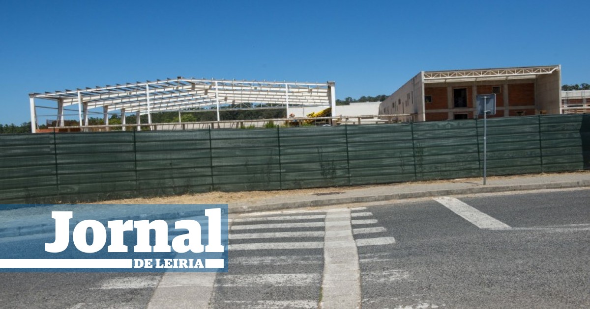 Jornal de Leiria - “Pequeno” atraso nas obras do centro escolar de Marrazes
