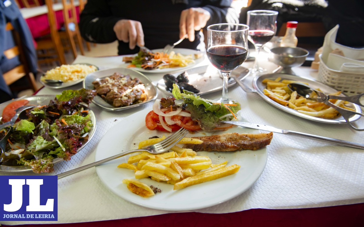 Jornal de Leiria - Lentriscas em Castelo. Restaurante Maria José: o que ...