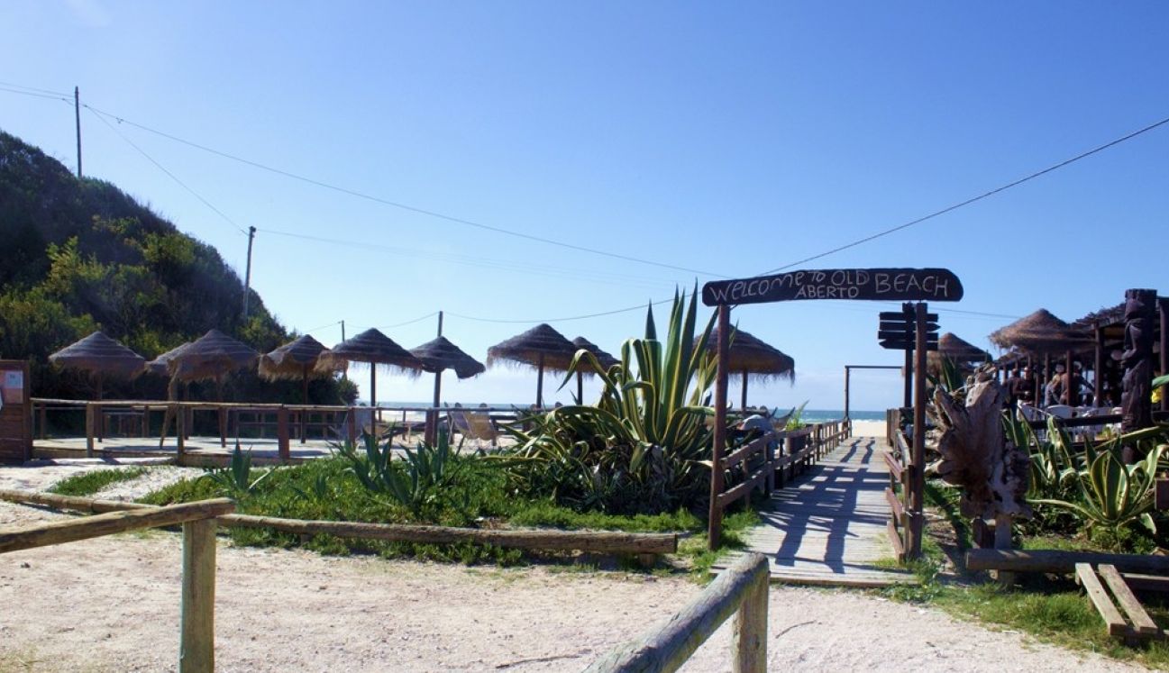 Jornal de Leiria - Old Beach, na Praia Velha, é um dos 10 melhores ...